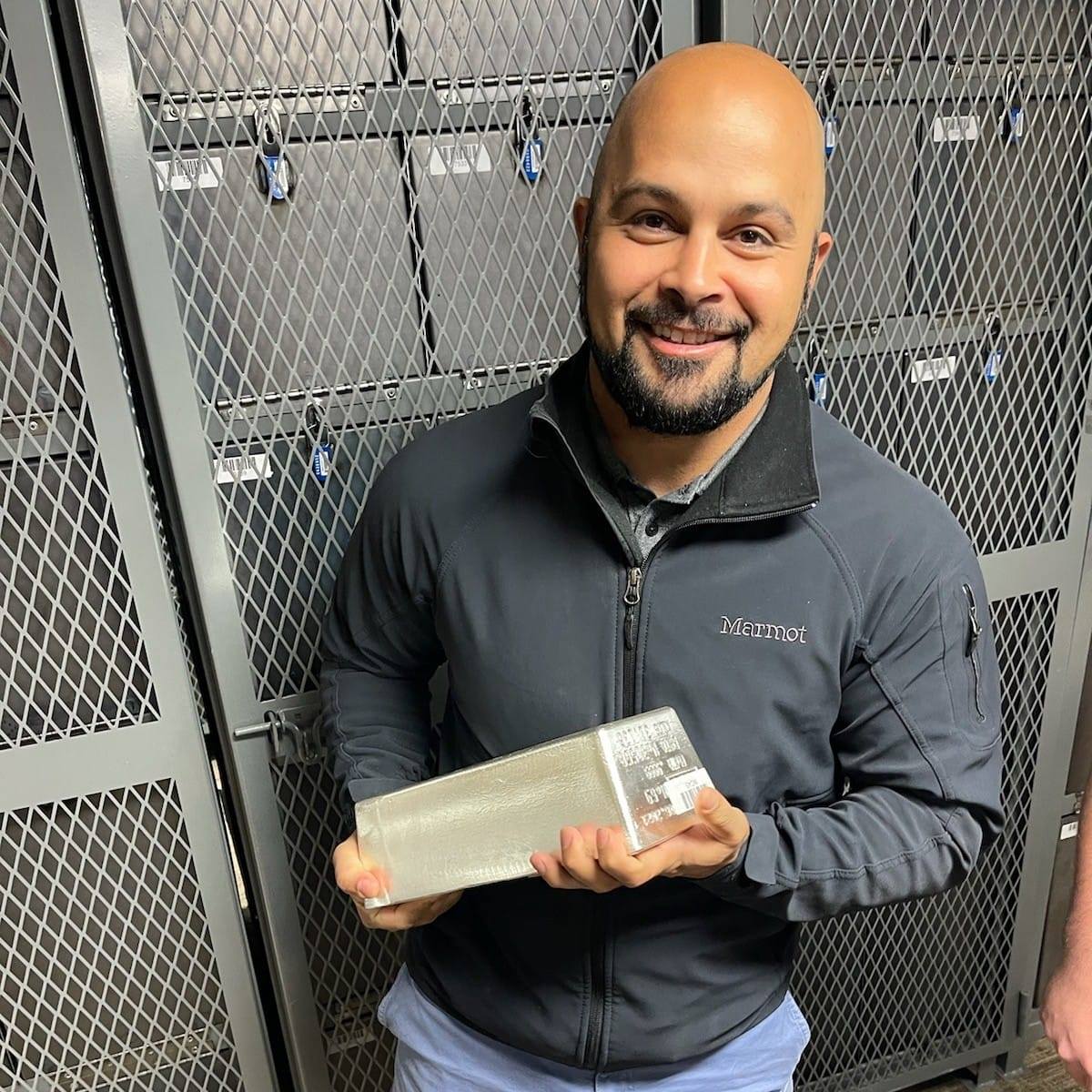 Is a 1000 Ounce Silver Bar Worth the Investment? – Idaho Pawn & Gold